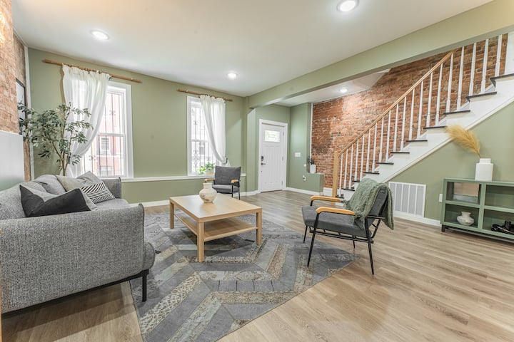 >Cozy Retreat - Your Home In Newark's Heart - Montclair, NJ