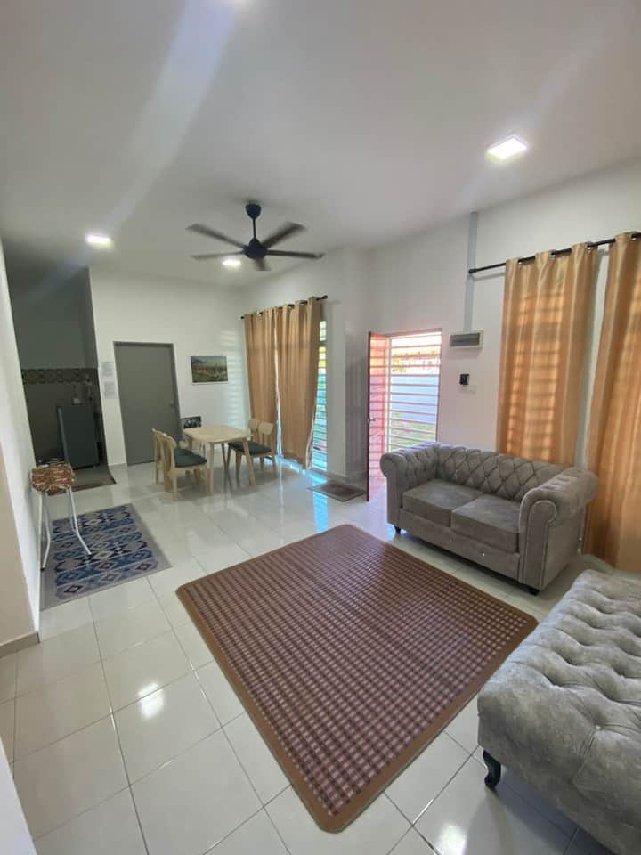 Ct. Lily Homestay - Pekan