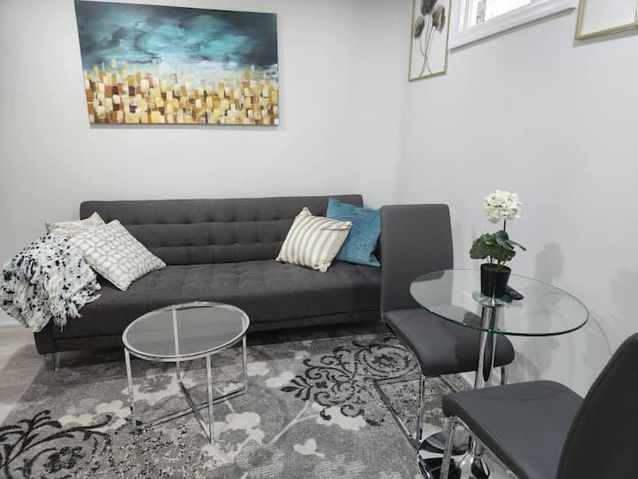Cute And Cozy One Bedroom Suite - Milton