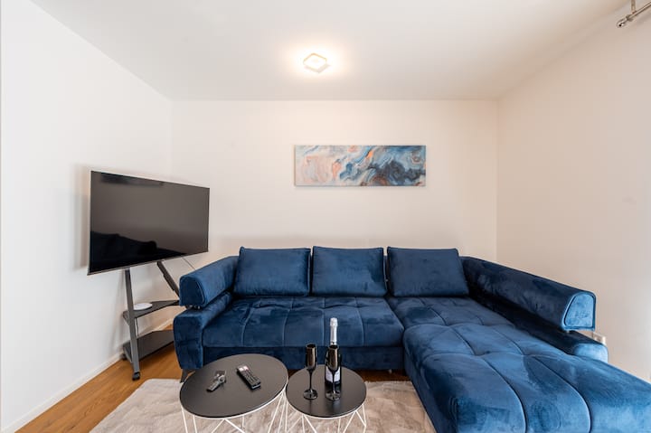 Lit Living: Luxury | Box Spring| Parking | Balcony - Ludwigshafen