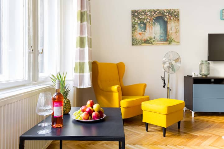 Hidden Gem 1 Br Next To Opera - Budapest