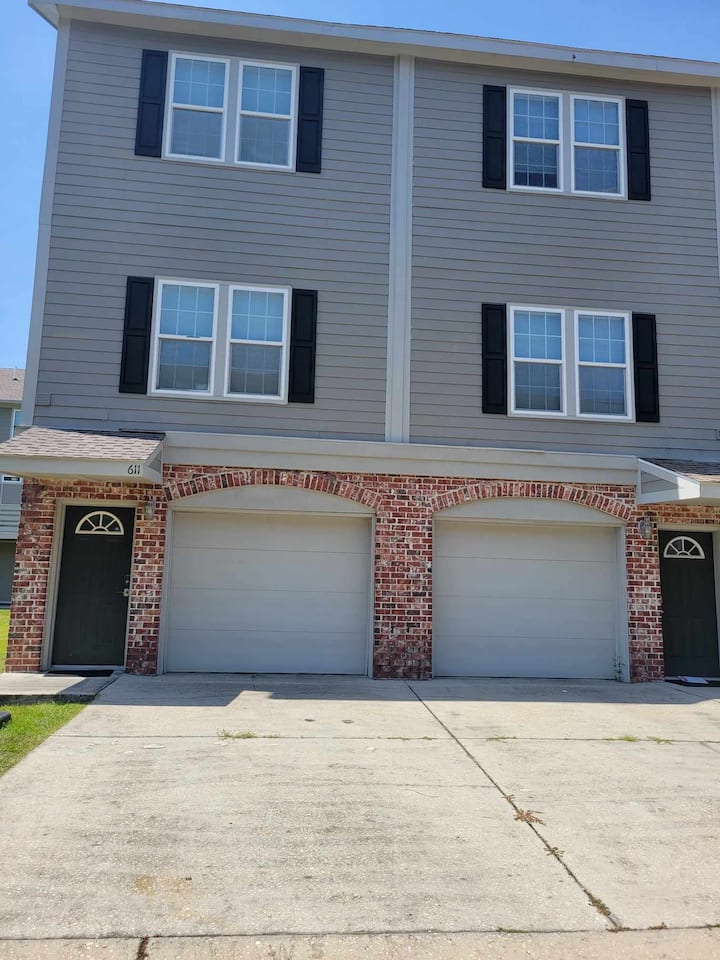 Fabulous D'iberville Townhome! 611 30-d Min Stay - Biloxi, MS
