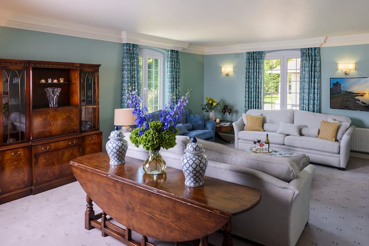 Kenmare House, Luxury Killarney Manor (Sleeps 14) - Ireland
