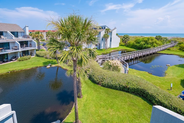 Relaxing Ocean Retreat - St. Augustine Beach, FL