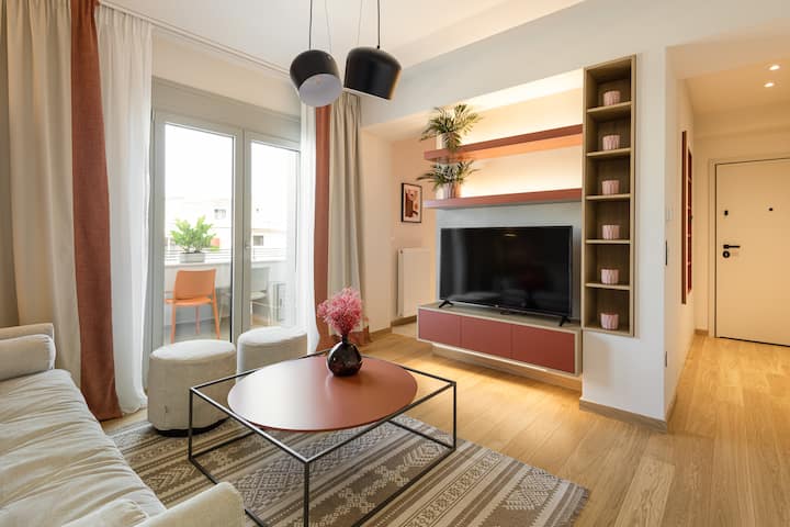 Penthouse Gem With Balcony, Netflix & More - Thessaloniki