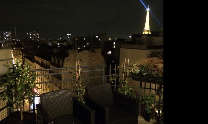 Eiffel Tower Terrace Apartment - Franciaország