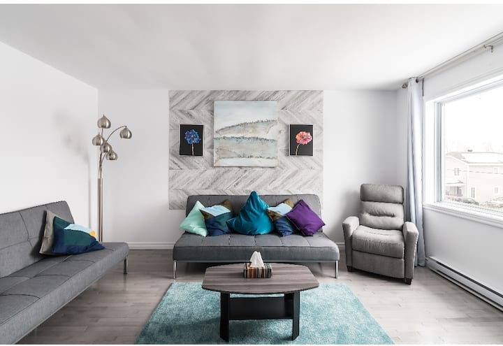 Spacious Apt , Near Downtown. - 롱괴이