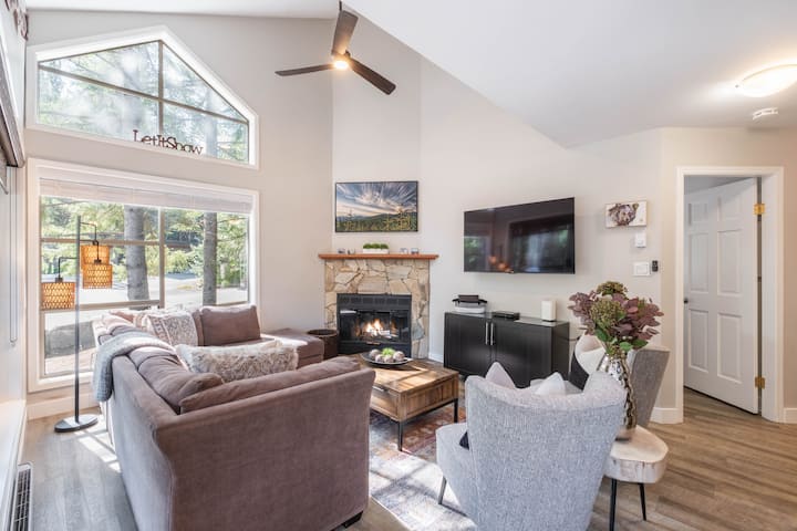 Walk To Creekside Gondola | Bbq | Pets - Whistler