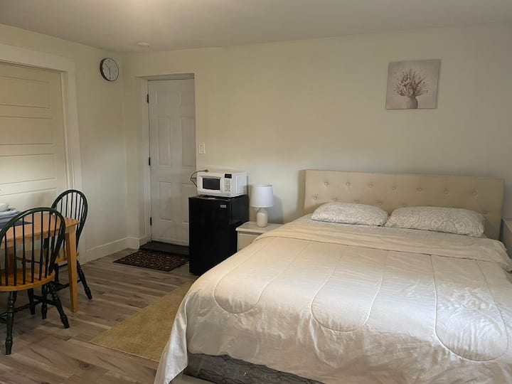 Lola's Place - Halifax - Halifax