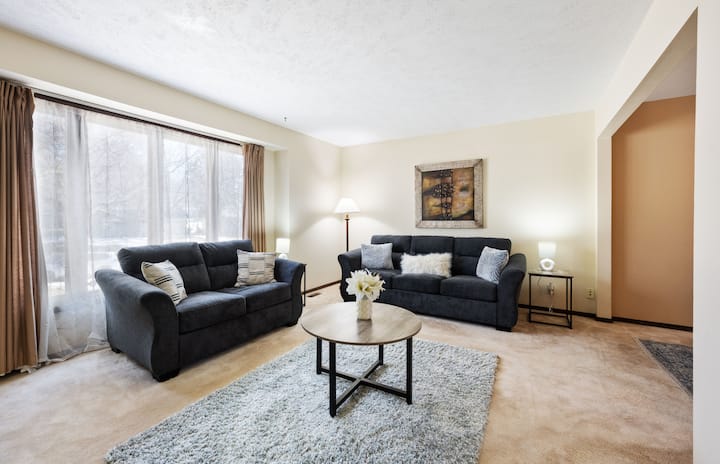 Keystone. Rent A Bedroom In This House (Bedroom 3) - Omaha, NE