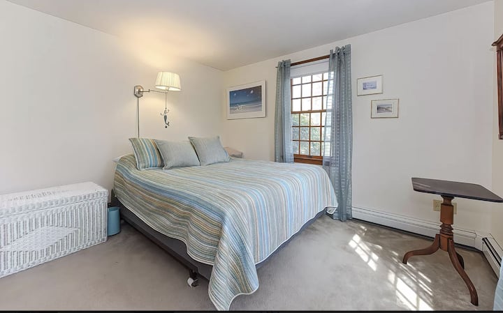 Room At The Beach House - Woods Hole, MA