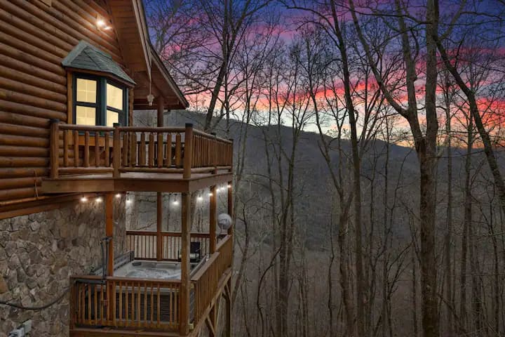 Firefly Lodge; 15 Minutes To The Polar Express! - Bryson City, NC