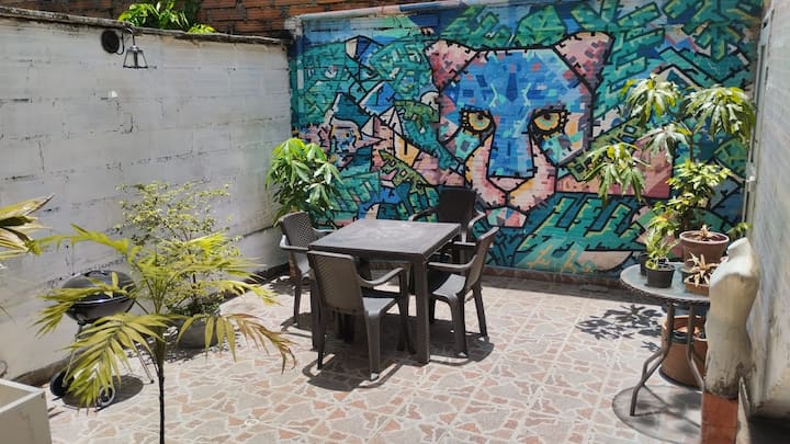 Amplio Apartamento Con Terraza - Medellín