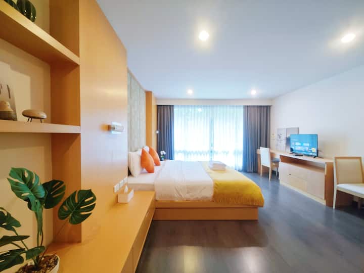 Nana Bts/sukhumvit/free Wifi&gym&pool& Park/t21 - Bangkok