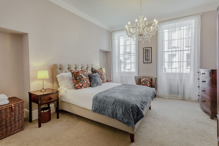 Georgian Vogue - Bath