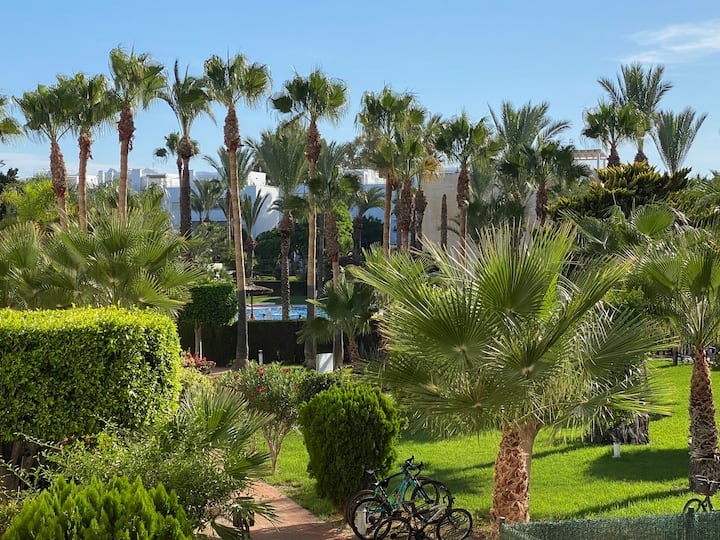 Discover Perfect Beach Apartment, Only 300m Away - Vera