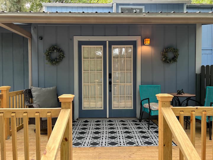 King Bed & 2 Twins! 1/2 Mile To Stadium! - Gainesville, FL