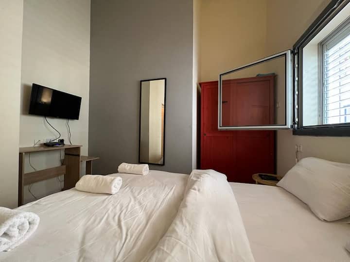 Allenby Two Bedroom - Tel Aviv-Yafo