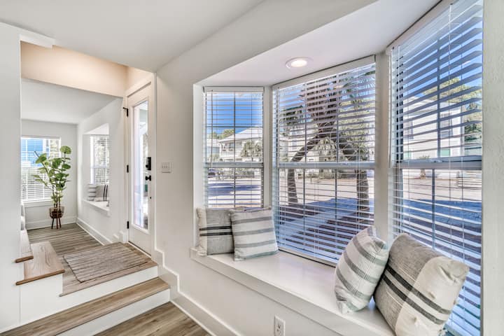 Golf Cart, Pet Friendly, Pool, Newly Renovated - Florida Panhandle, FL