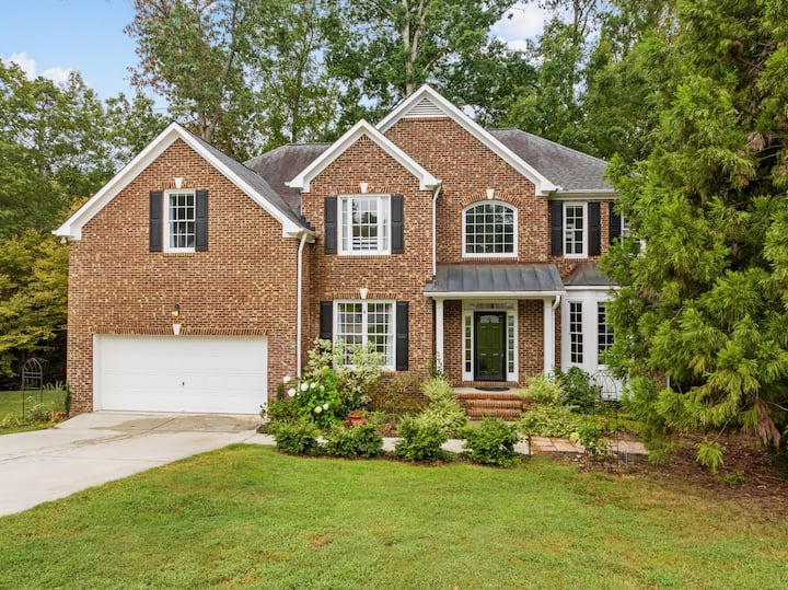 Stunning 5 Bedroom/3 Bath Home In Hope Valley Farm - Durham, NC