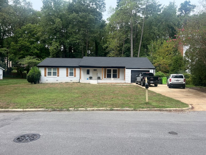 Neighborhood Lover - ローリー, NC