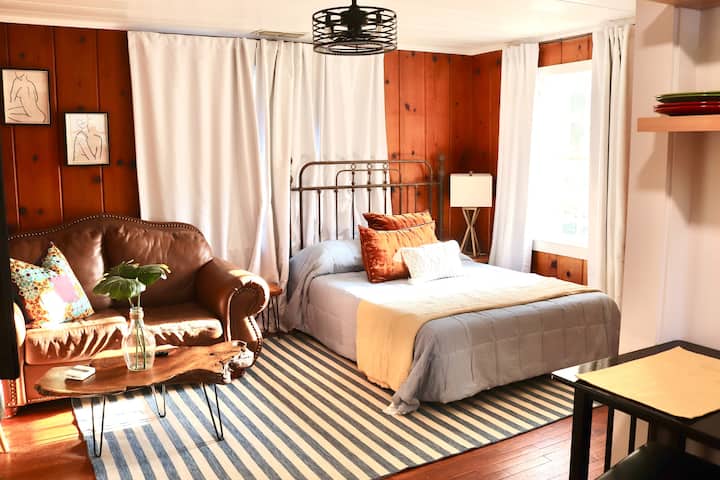 Petite Cottage #1-historic Abi - Abilene, TX