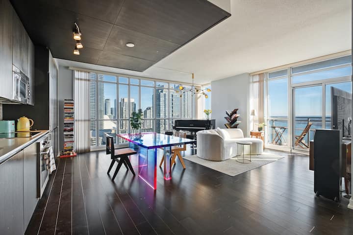 Lakeview 3 Bedroom Apt Central Toronto W/parking - Toronto