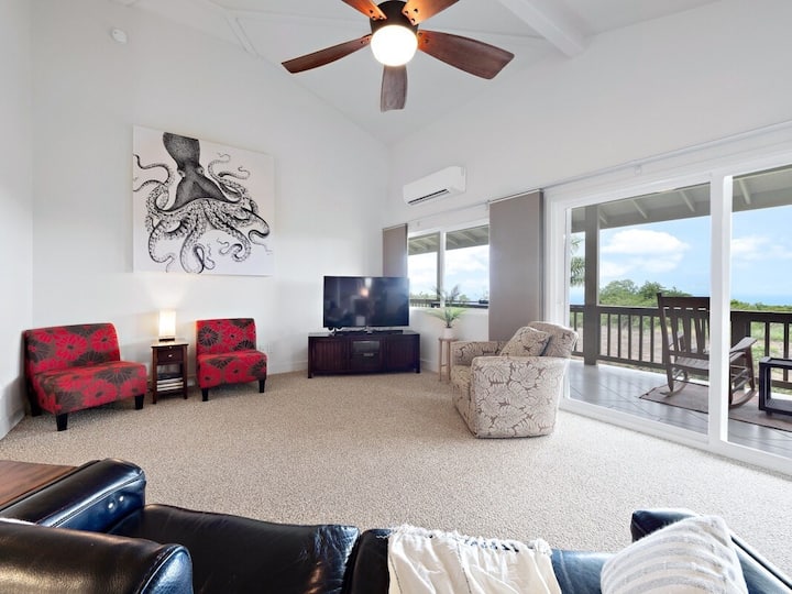 Central Oceanview Modern Cozy 3 Bed House - Kailua-Kona, HI