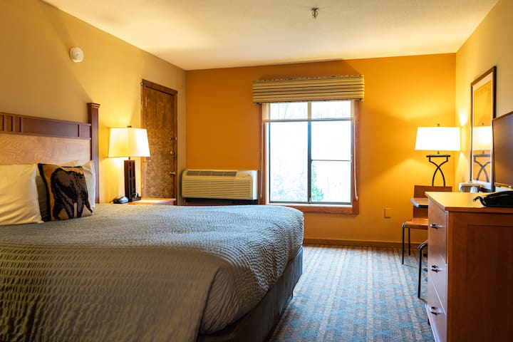 Black Bear Lodge Superior 1 Queen - Stratton, VT