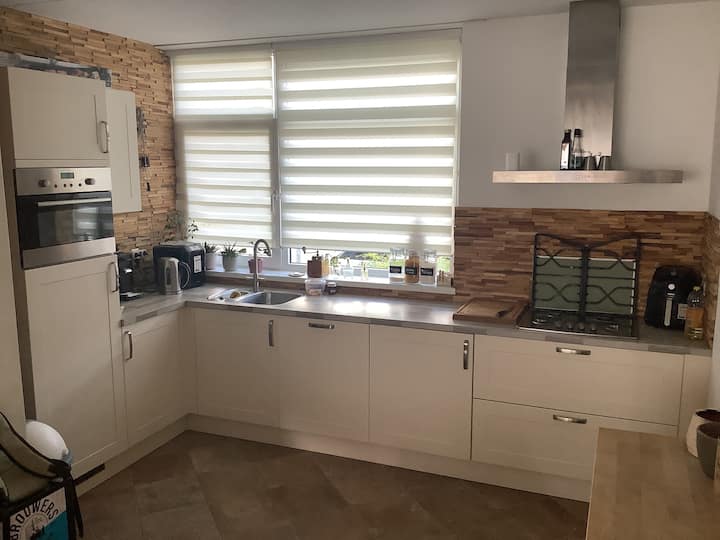 Roomy House With Garden/parking - Groningen