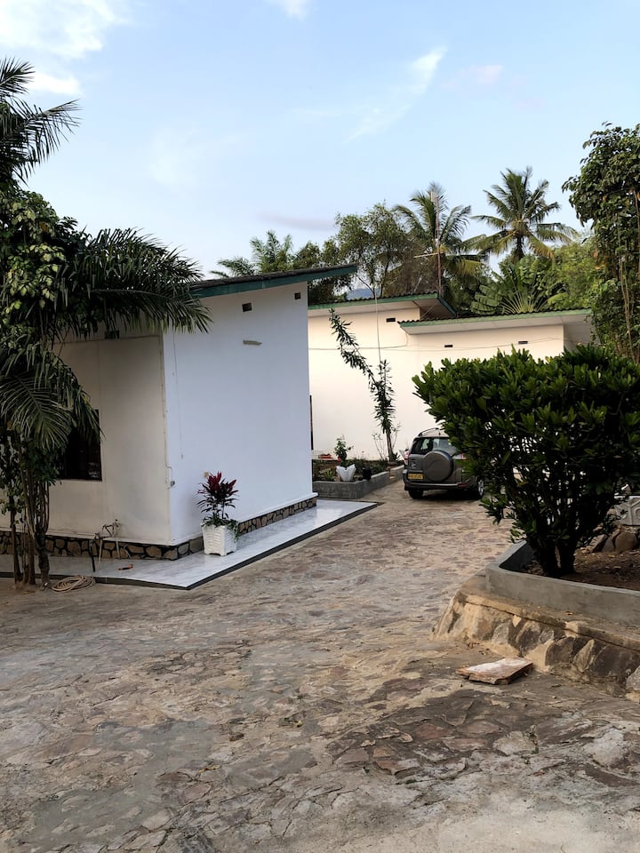 Blouw House - Burundi