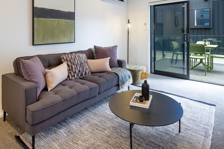 Tuam Street Treasure- 2 Bed 2 Bath - Christchurch