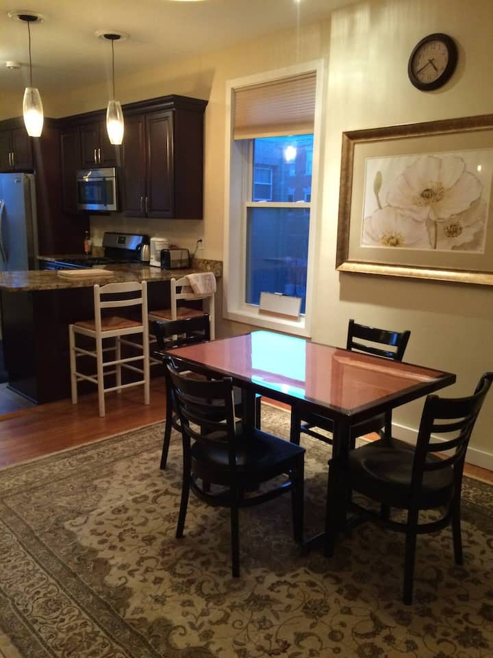 Charming Bedroom Near Yale 2.3 - New Haven, CT