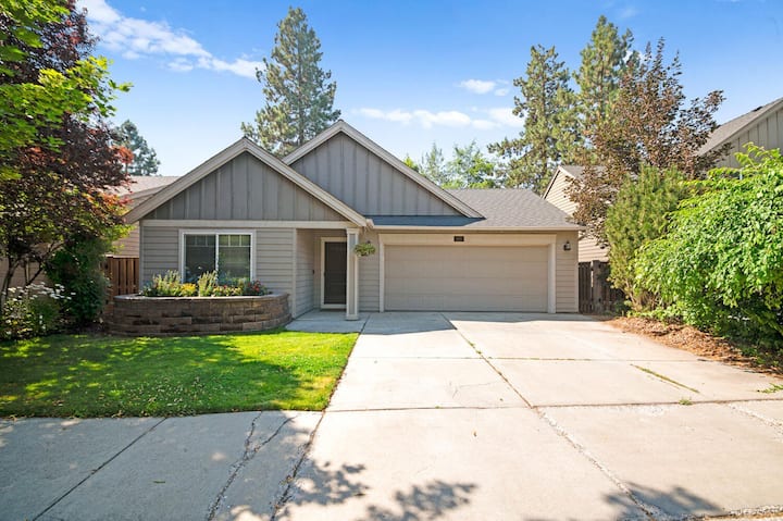 Furnished Room With Private Bath - Bend, OR