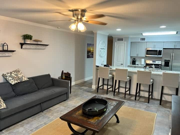 Waterfront Modern Condo At Walden On Lake Conroe - Lake Conroe, TX