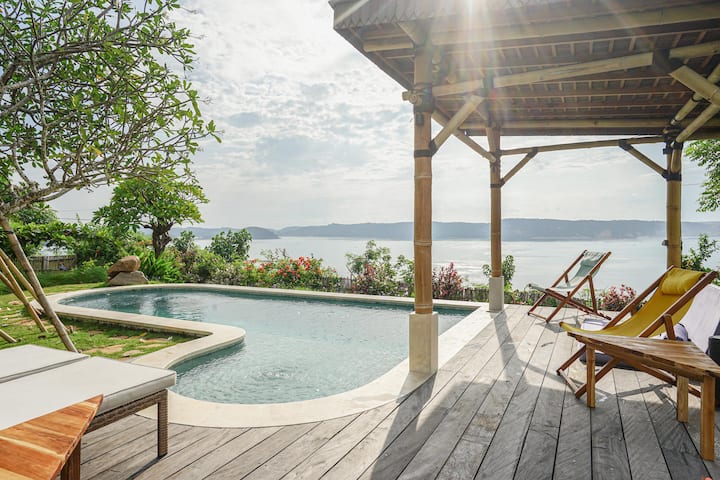 Amazing Bamboo Villa In Gerupuk Bay - Lombok