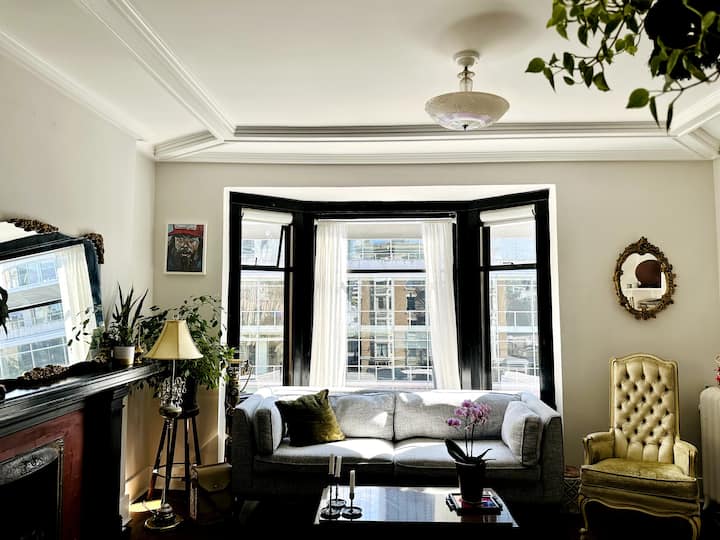 Bright One-bedroom - Heart Of Downtown Vancouver - Vancouver