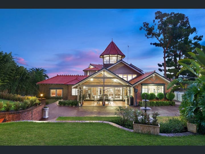 Oprah Is Coming To Town December 4. Book Now - Sidney