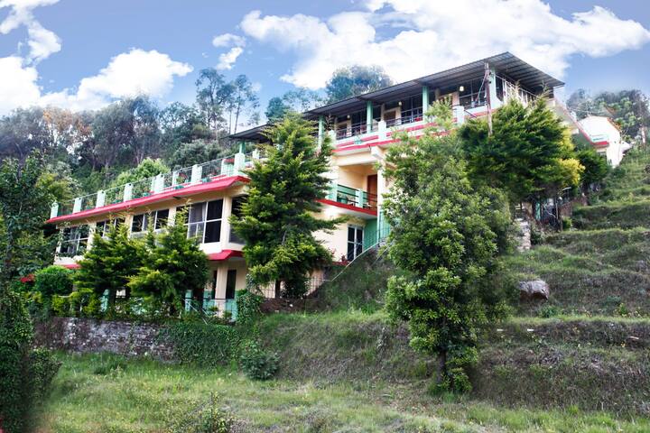 Nature's Valley Resort, Kausani - カウサニ