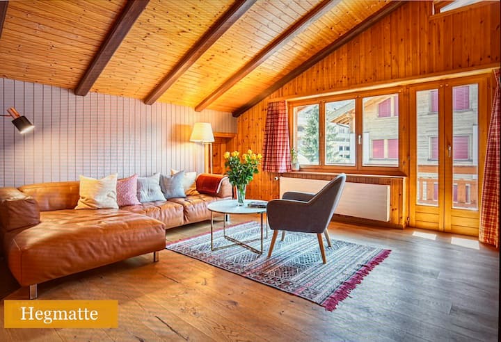 Charming Top Floor Apartment - Stalden