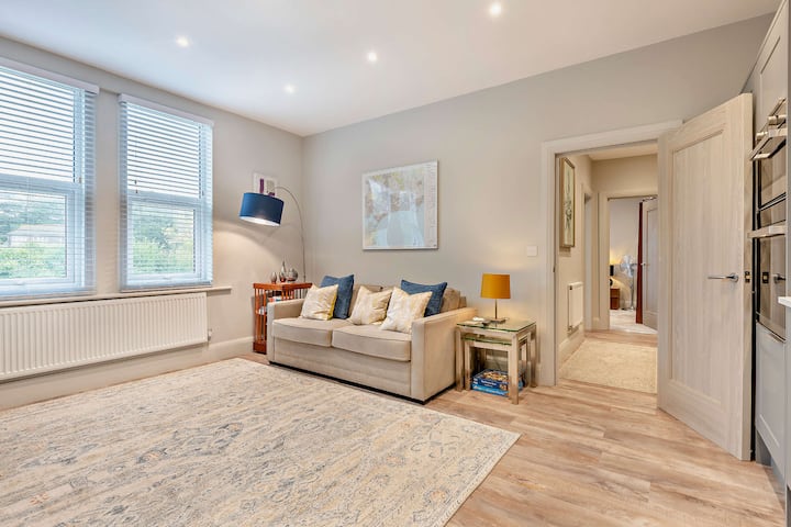 Beach Walk Chic 2-bed Apartment 5min To Sobo Beach - Mudeford