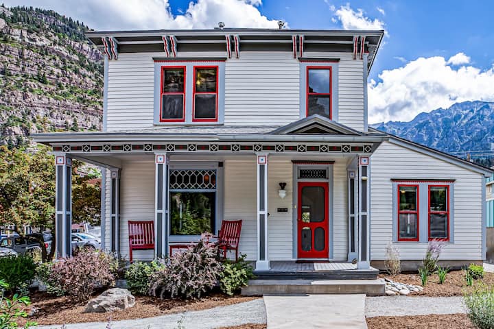 Guest's Favorite 1902 Restored Historic Retreat - Ouray, CO