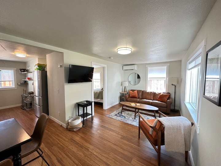 Adorable Park Cottage - Walk To Downtown And Osu. - Corvallis, OR