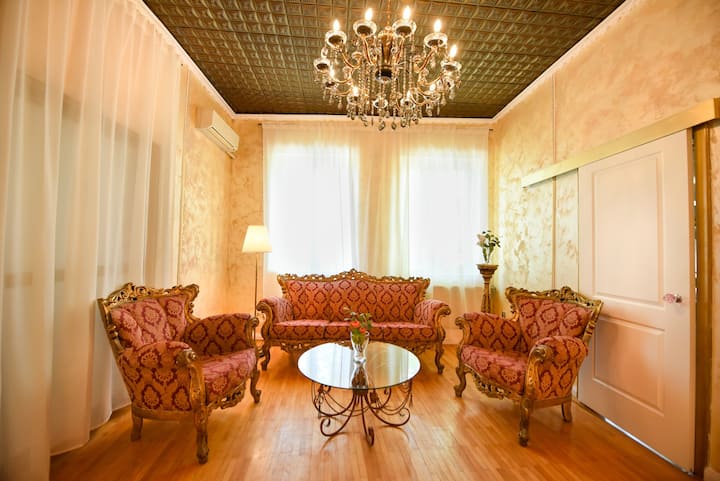 Ultracentral 2br Apt With Balcony & Unique Design - Bucarest