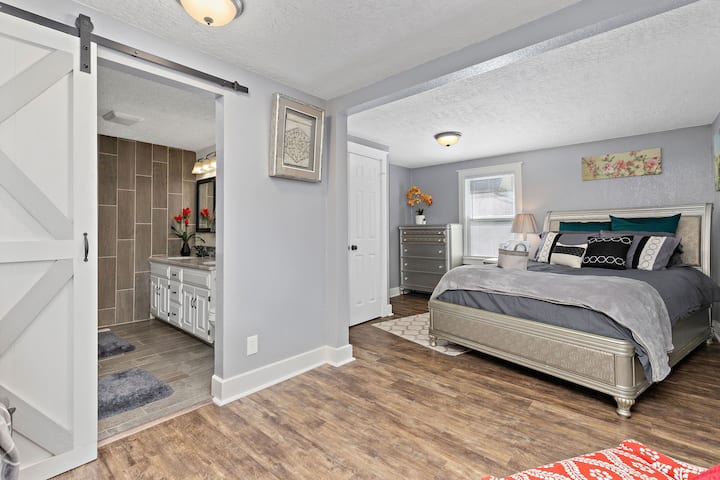 Captain’s Quarters 5br Retreat For Match Days! - Kansas City, MO