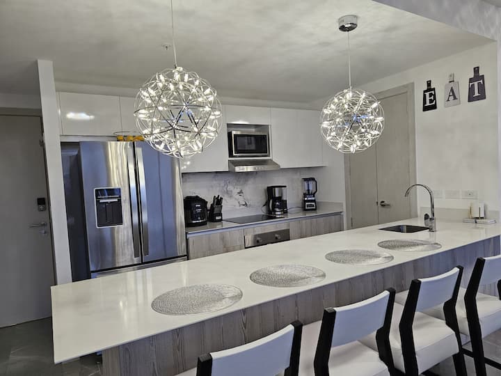 Urban Heights Penthouse: Unmatched View - San José, Costa Rica