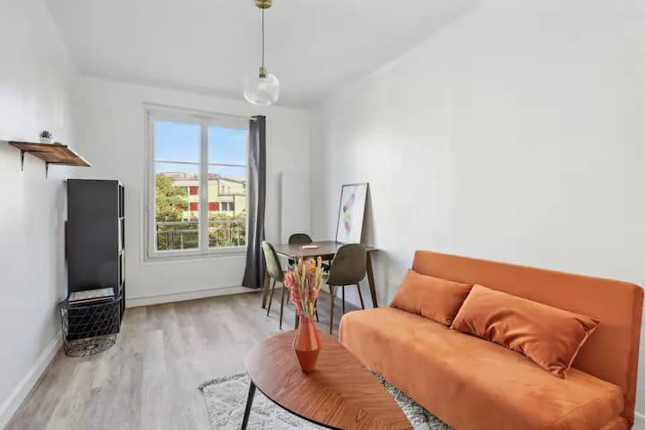 Appartement Lumineux, Centre-ville, 2 Min Métro - Saint-Denis, France