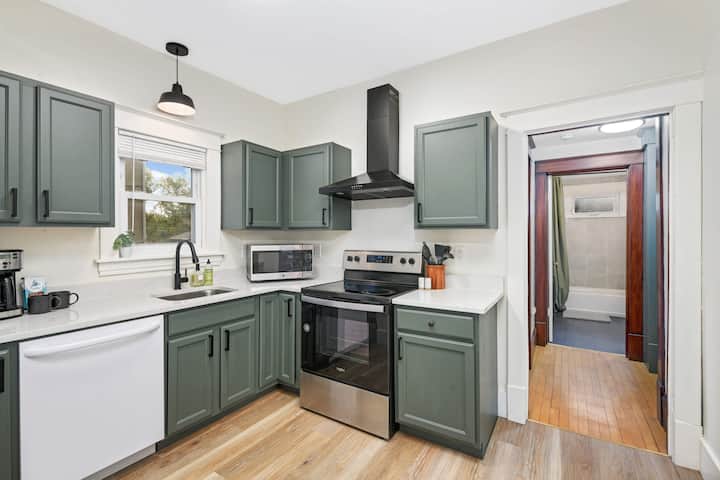 Cozy Home - Long Term Stays! - Saint Paul, MN