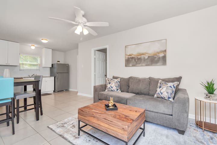Charming Private And Cozy Home - Houston, TX