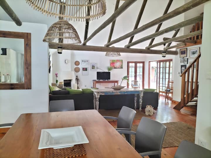 Character Beach Cottage - Dolphin Coast